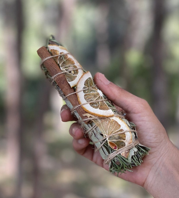 SACRED MAGICAL LEMON CINNAMON MIX SMUDGING STICK – New Earth